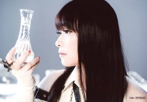 Official photo (female) / voice actor Asami Imai / Horizontal / Bust up ...