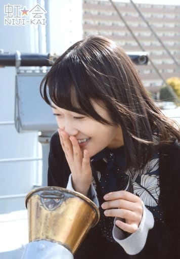 IRis / Miyu Kubota / Bust Up / Costume Black / Left Facing / Right Hand Opening / Down Eyes ...