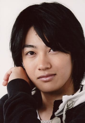 Official photo (male) / actor Genki Okawa / Face Up / Costume Black ...