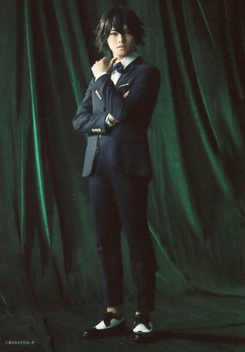 Official photo (male) / actor Ryoki Nagae (Edogawa Rampo) / Whole Body ...