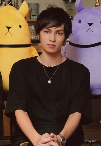 Official photo (male) / actor Seto Keita / Upper Body / Costume Black ...