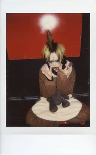 Mejibray / Met / Whole Body / Costume Brown / Squat / fingers of both ...