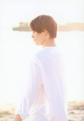 Yuya Uno / Upper Body / White Costume / Back Facing / Face Left Facing ...