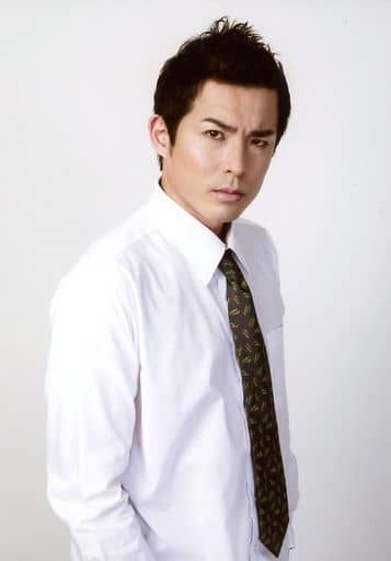 * pnish * / Moriyama Eiji / upper body / body facing right / costume white / black / necktie ...