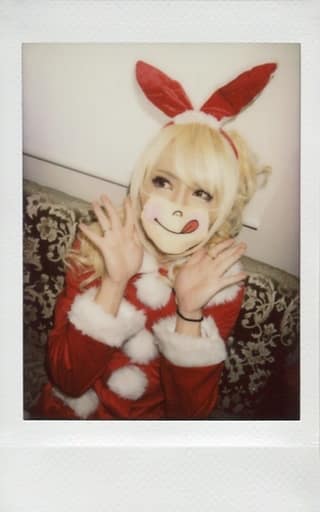 MORRIGAN/PITTY / Upper body / Costume : Red / White / Usa-mimi / Mask ...