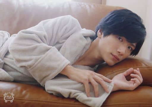 Official photo (Male) / Sexy O-Yu Yoshihiko Arima / Horizontal Type / Upper Body / Lying Down ...