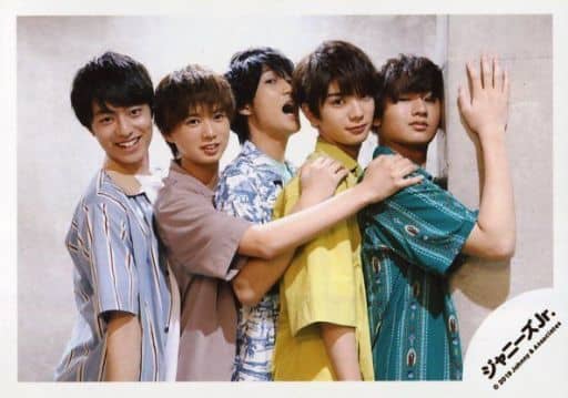 Ihi Jets / Group (5 people) / Horizontal, Upper body, Costume green ...