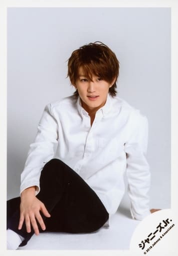 Official photo (Johnnys) / idol / Ihi Jets Ihi Jets / Ryo Hashimoto / knee-high, sitting ...