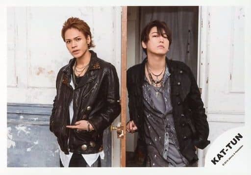 KAT TUN / Kazuya Kamenashi / Tatsuya Ueda / Horizontal / Knee-Up / Costume Black / White ...