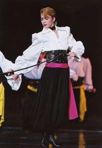Official photo (female) / Takarazuka Revue (star group) / actress ...