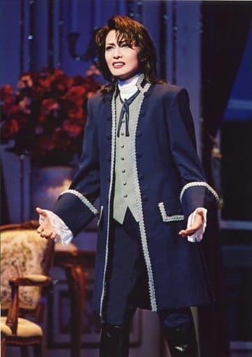 Official photo (female) / Takarazuka Revue (star group) / actress ...