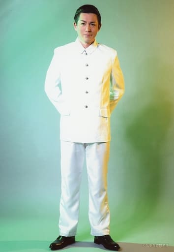 Official photo (male) / actor Moriyama Eiji (Dormouse) / Whole body, Costume white, Back of both ...
