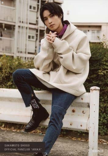 Official photo (Male) / Actor / Singer Shogo Sakamoto / Body / Costume ...