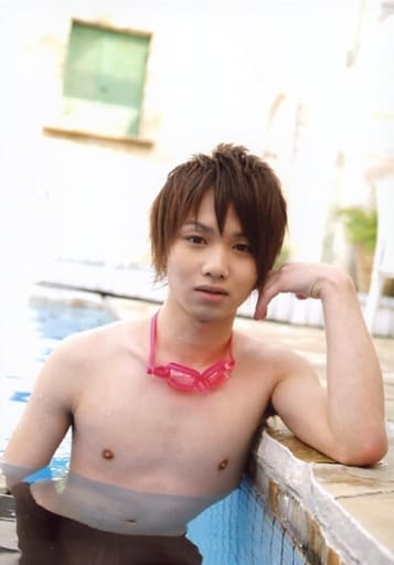 Keisuke Ueda / Upper Body / Naked / Costume Black / Swimsuit / Neck / Goggles / Left Hand ...