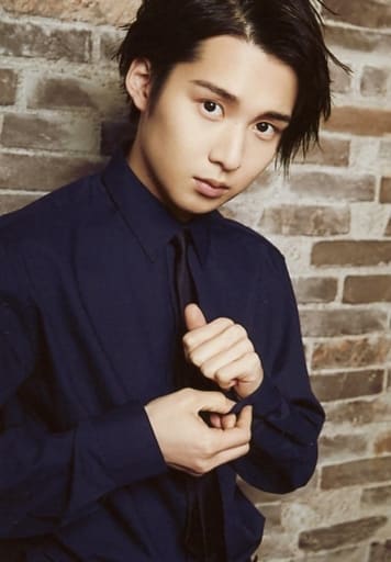 Official photo (male) / actor Shin Tamura / Upper body, Clothes : Navy ...