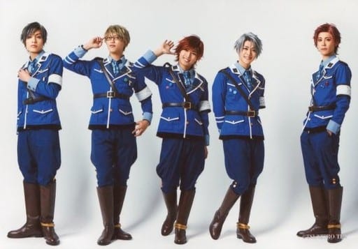 Official photo (male) / actor Gathering (5 persons) / horizontal type / whole body / background ...