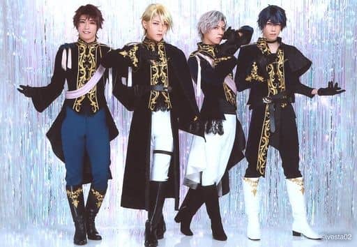 Official photo (male) / actor Gathering (4 persons) / Horizontal, Whole-body, Stage Costume ...