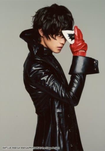 Official photo (male) / actor Hiroki Ino (main character) / upper body / background gray ...