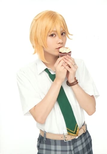 Official photo (male) / actor Natsuki Osaki (Nito Nazuna) / Kneecaps ...