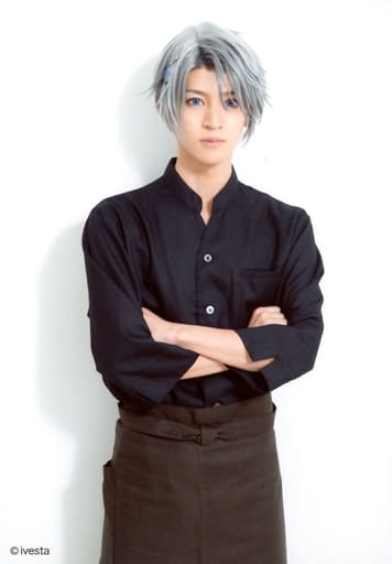 Official photo (male) / actor Shin'ichiro Ueda (Ren MUNAKATA) / Above-the-knee, Costume Black ...