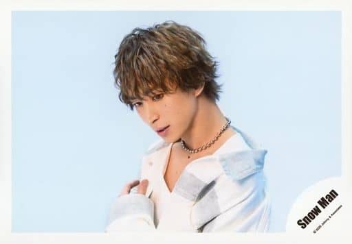 Snow Man / Daisuke Sakuma / Horizontal ・ Bust up ・ Costume white ・ Left ...