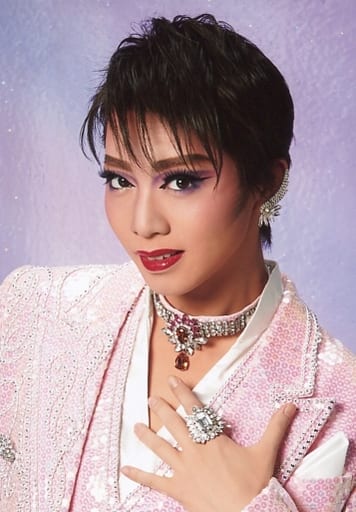 Official photo (female) / Takarazuka Revue (star group) / actress ...