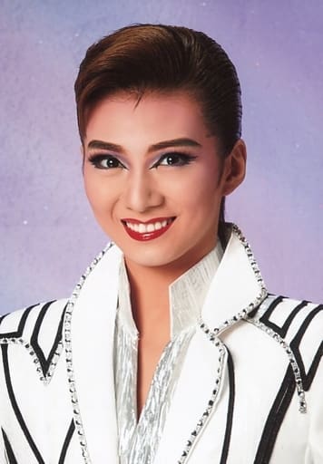 Takarazuka Revue (Star Troupe) / Shin Gokumi / Bust Up / Background ...