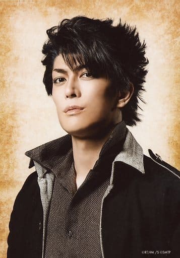 Yuki Kimisawa (Sebastian Moran) / Upper body / Background : Beige ...