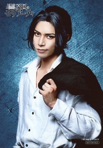 Official photo (male) / actor Ryo Kitamura / Background Blue ...