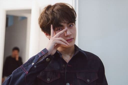 BTS / V / horizontal, bust up, costume black, right hand piece, face ...