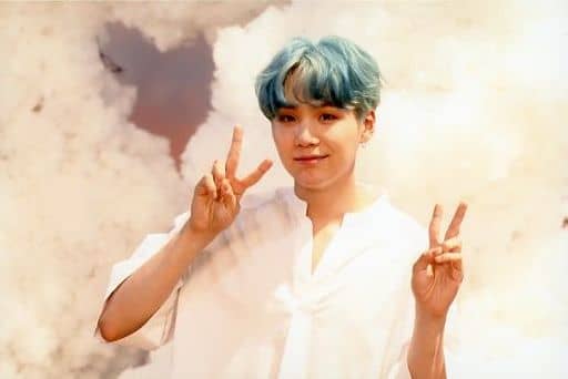 Official photo (Male) / idol / BTS BTS / Sugar / horizontal, upper body ...