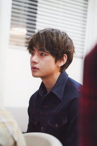 BTS / V (buoy) / Upper-body, Costume Black, Both Hands Down, Body ...