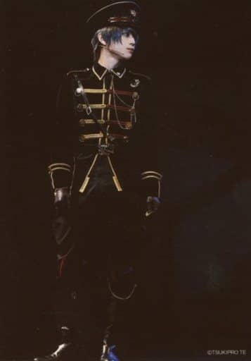 Ryohei TAKENAKA (Uzuki Shin) / Live Photo / Whole body / Costume black / Hat / Face facing right ...