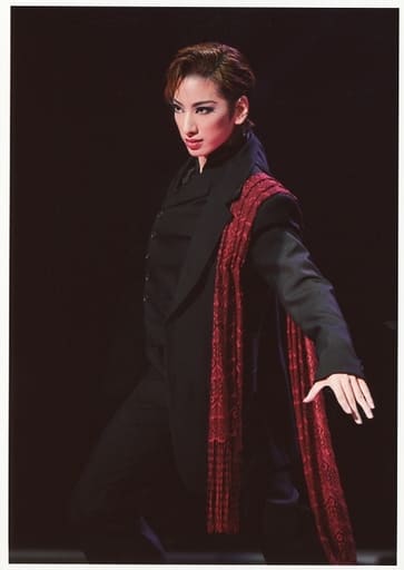 Official photo (female) / Takarazuka Revue (Hanagumi) / actress Takarazuka Revue (Hanagumi ...
