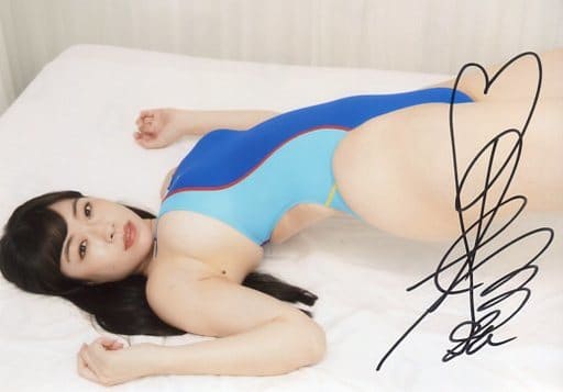 Official photo (female) / Gravure idol ☆ Asuka Oda / with handwritten signature / Yokogata / H ...