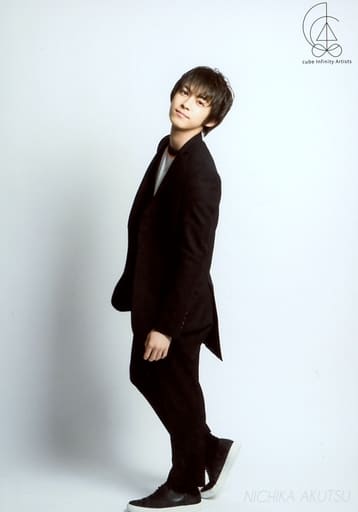 Nichika Akutsu / Whole Body / Costume Black / Left Facing / Body ...