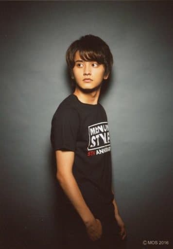 Official photo (male) / actor Toshiki Seto / Above Knee / Black / White ...