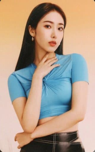 駿河屋 - GFRIEND/シンビ(SinB)/CD「FEVER SEASON」初回特典フォトカード（女性コレクションカード）