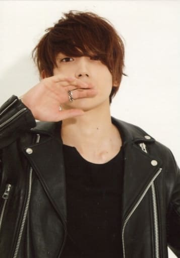 Shotaro Arisawa / Bust Up / Costume Black / Right Hand Opening / Background White / Photo ...