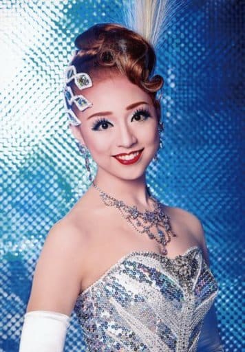 Takarazuka Revetment (Yuki-gumi) / Ayu Manaka / Bust Up / Costume ...