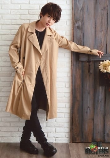 Official photo (male) / actor Yuta Higuchi (Rokuro Midorikawa) / Entire ...