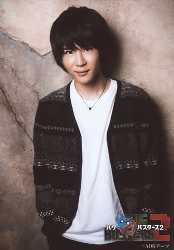 Yuta Higuchi (Rokuro Midorikawa) / Upper body / Costume white / black ...