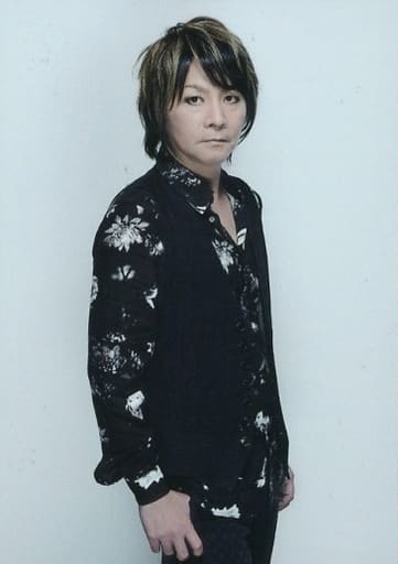 Buck-Tick / Yutaka Higuchi / Kneecap / Black costume / Right hand thumb ...