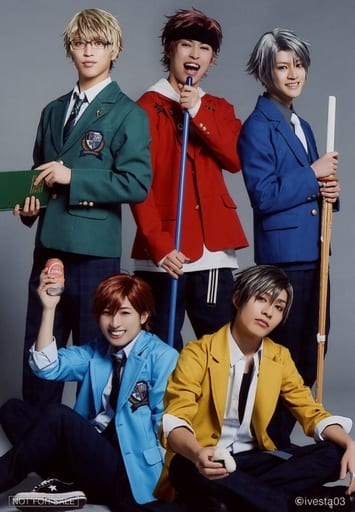 Group (5 persons) / Entire body, Sleek & Shirt clothing, Background grey, Character Shoot ...