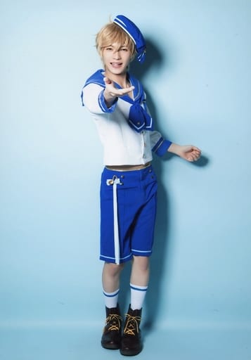 Yu Miyazaki (Yuya Mahaku) / Whole-body / Background light color ...