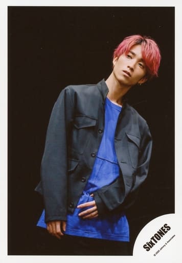 SixTONES / Tanakaki / Knee-high ・ Costume black ・ Blue ・ Left hand stomach ・ Right hand lower ...