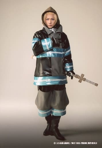 Official photo (male) / actor Ren Ozawa (Arthur Boyle) / Whole Body ...