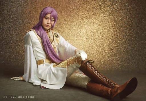 Official photo (male) / actor Kensuke Takahashi (Hachisuka Kotetsu) / Horizontal, Whole body ...