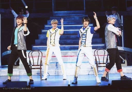 Group (4 persons) / Live Photo, Horizontal, Whole body, Singing Costume ...