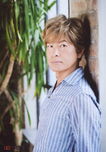 Official photo (male) / Voice actor Toru Furuya / Upper Body / Clothes ...